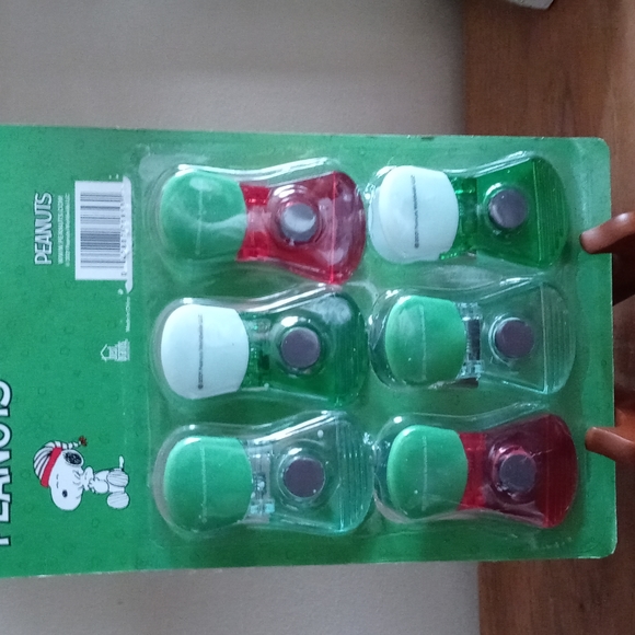 Peanuts | Kitchen | Snoopy Christmas Chip Clips | Poshmark